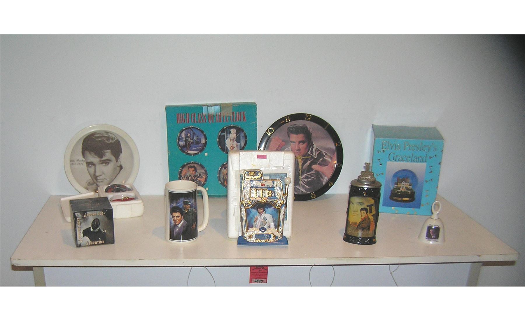Large group of Elvis Presley collectibles