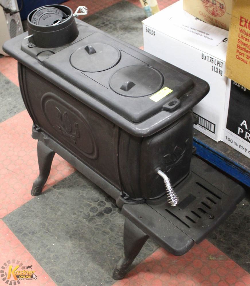 MEDIUM CAST IRON WOOD STOVE-DISPLAY UNIT