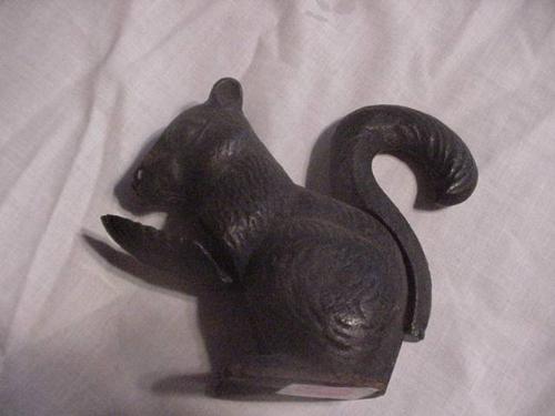 CAST IRON SQUIRREL NUTCRACKER