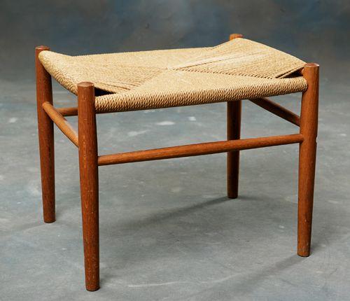 Pall ek med flätad sits tillskriven Hans J Wegner H 41