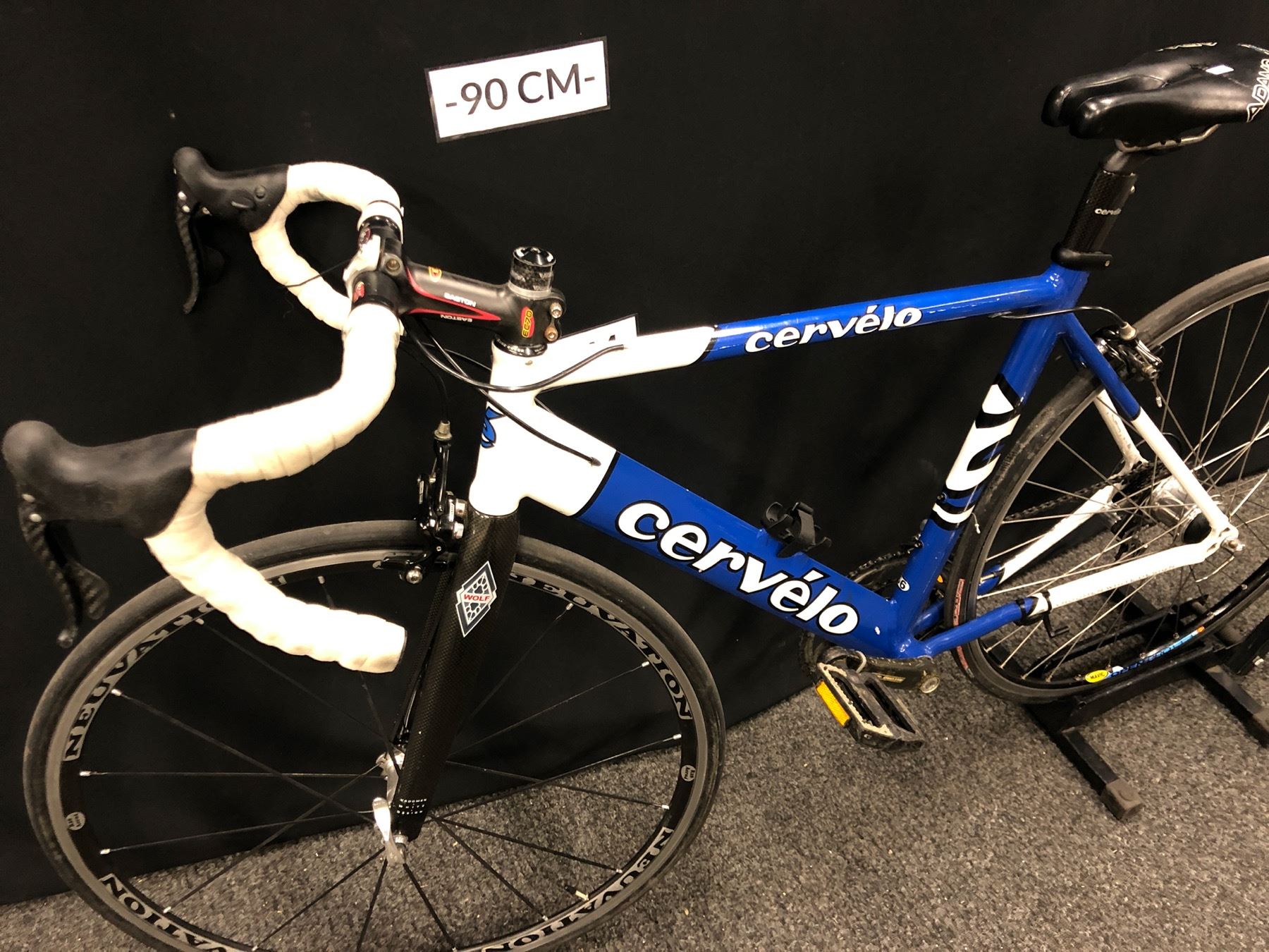 BLUE AND WHITE CERVELO SOLOIST 20 SPEED ROAD BIKE 56 CM FRAME SIZE blue-and-white-cervelo-soloist-20-speed-road-bike-56-cm-frame-size