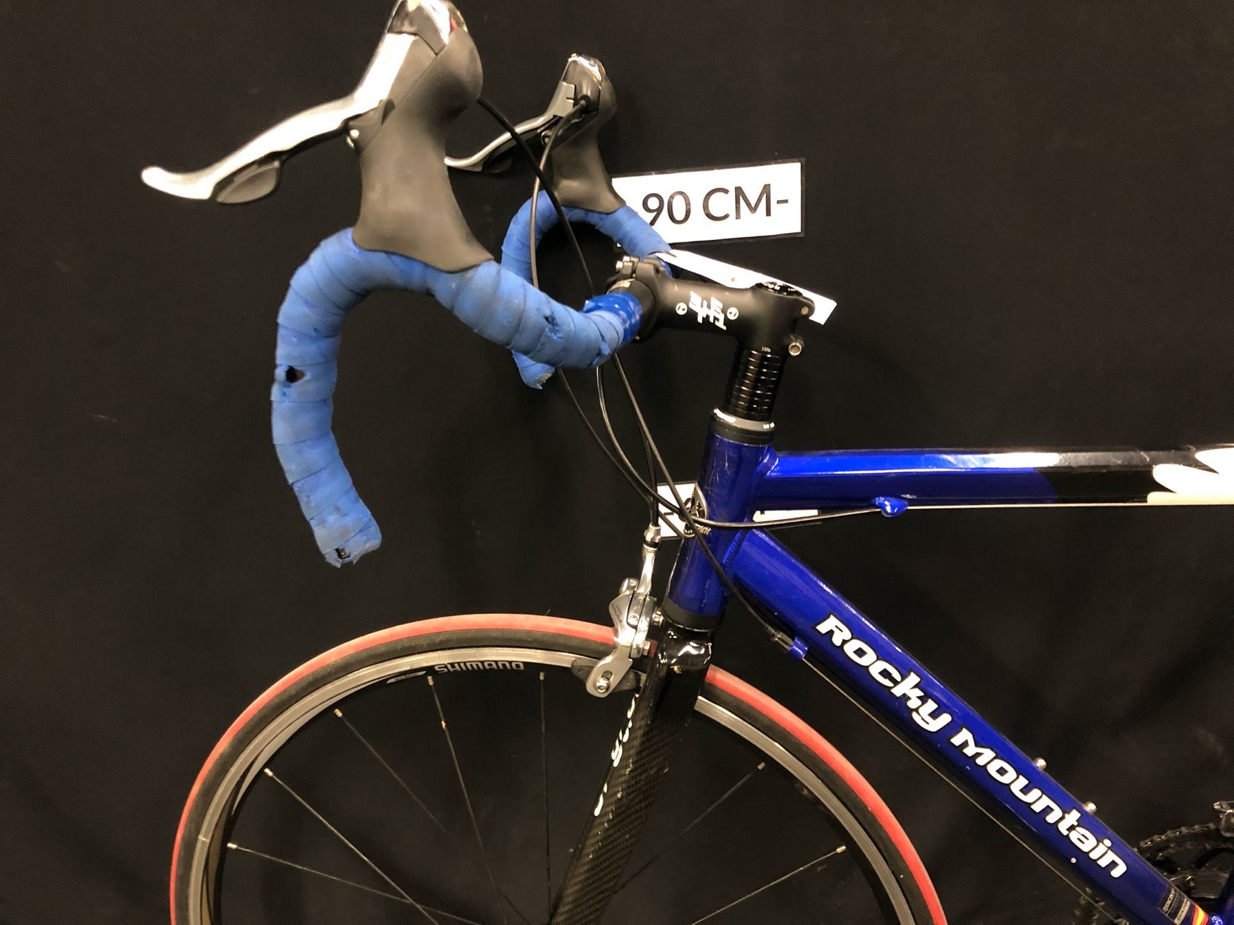 BLUE AND WHITE ROCKY MOUNTAIN SOLO 10 16 SPEED ROAD BIKE 52 CM FRAME SIZE BLUE AND WHITE ROCKY MOUNTAIN SOLO 10 16 SPEED ROAD BIKE 52 CM FRAME SIZE