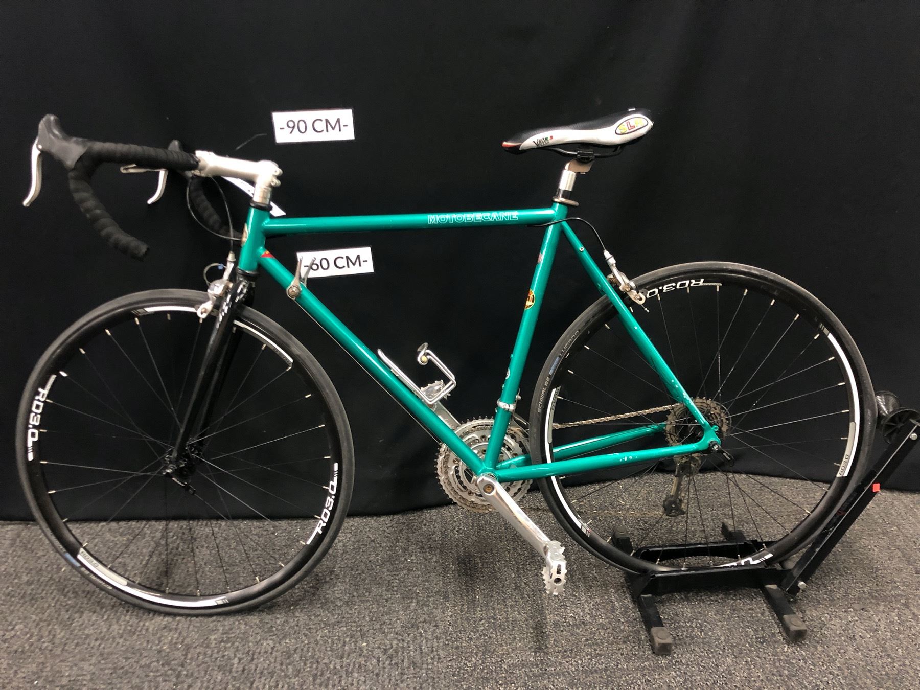 GREEN MOTOBECANE 33 SPEED ROAD BIKE WITH SECONDARY BRAKE LEVERS 56 CM green-motobecane-33-speed-road-bike-with-secondary-brake-levers-56-cm