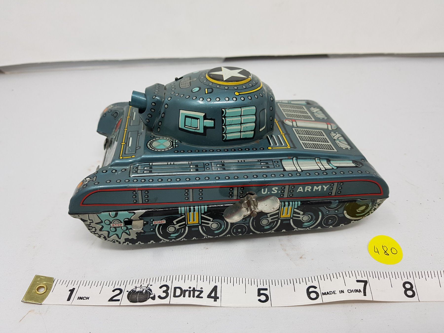 Japan wind up tank - Schmalz Auctions