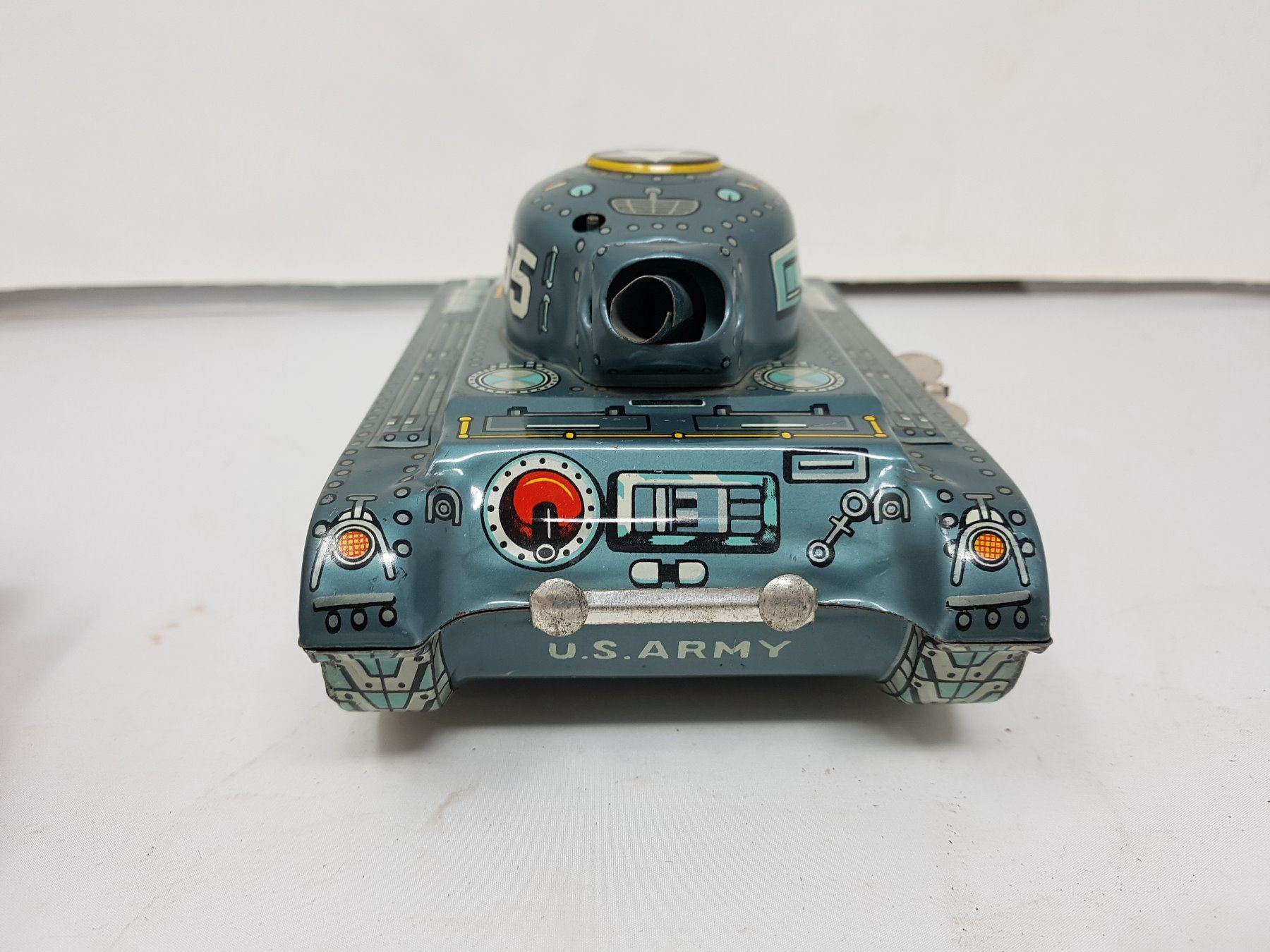 Japan wind up tank - Schmalz Auctions