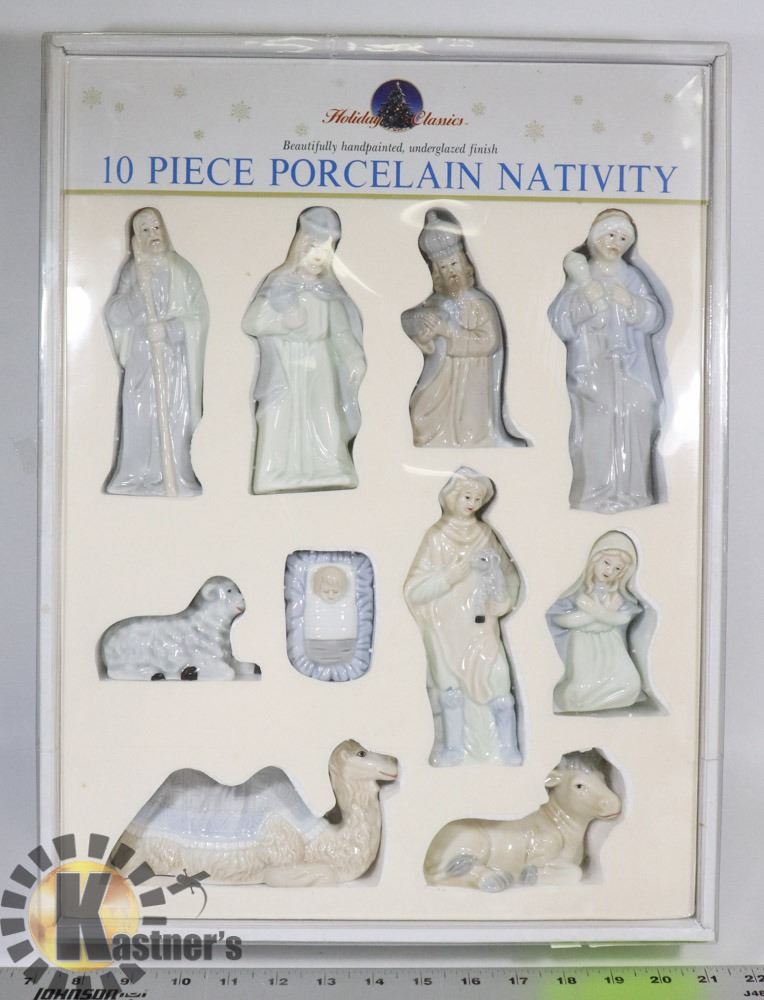 10PC PORCELAIN NATIVITY SET.