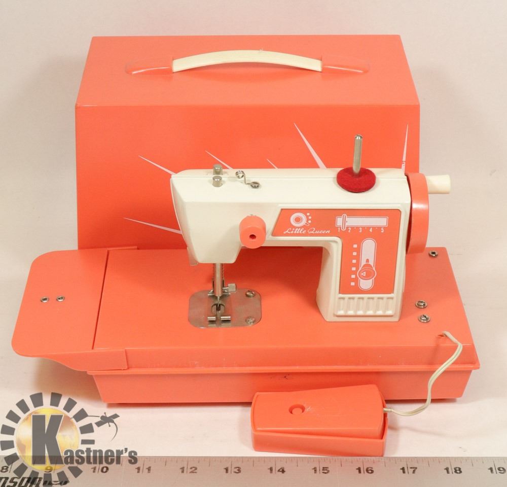VINTAGE LITTLE QUEEN TOY SEWING MACHINE