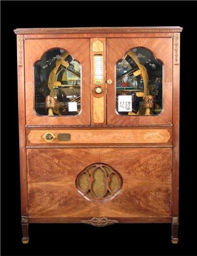 Very Early "Mills" Hi-Boy Console Juke-Box