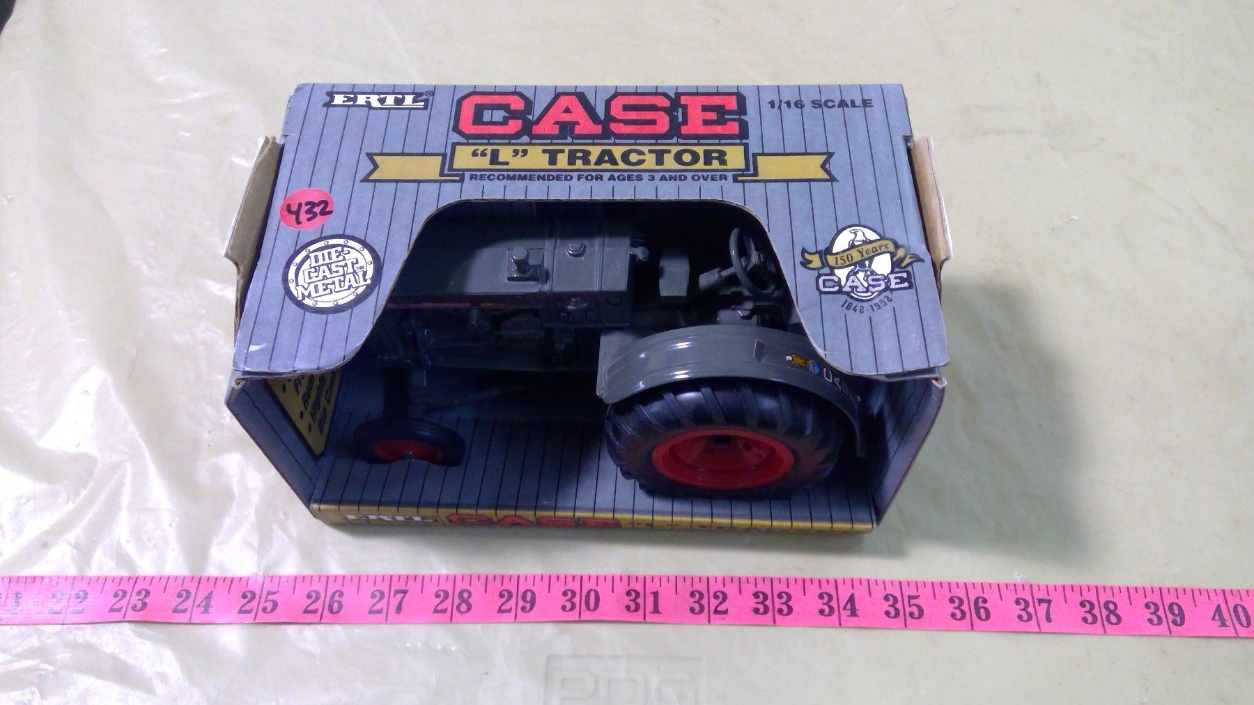 ERTL CASE "L" TRACTOR 1/16 SCALE