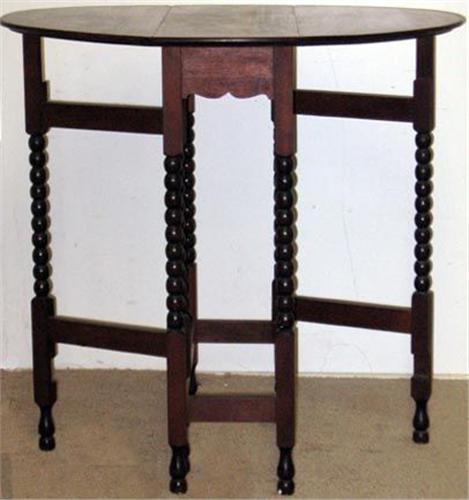 Cherry gate-leg table