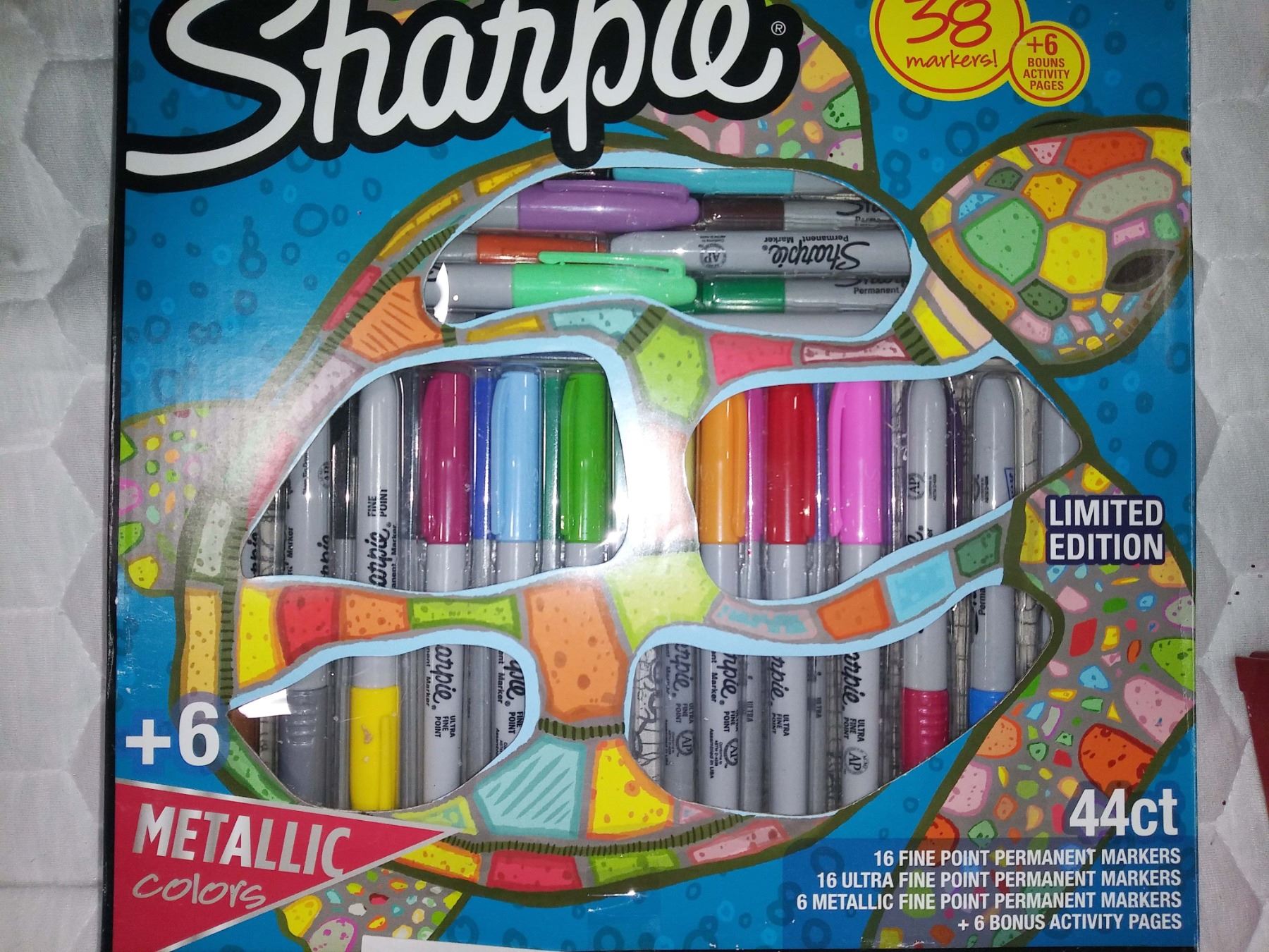 44 PC LIMITED EDITION SHARPIE SET