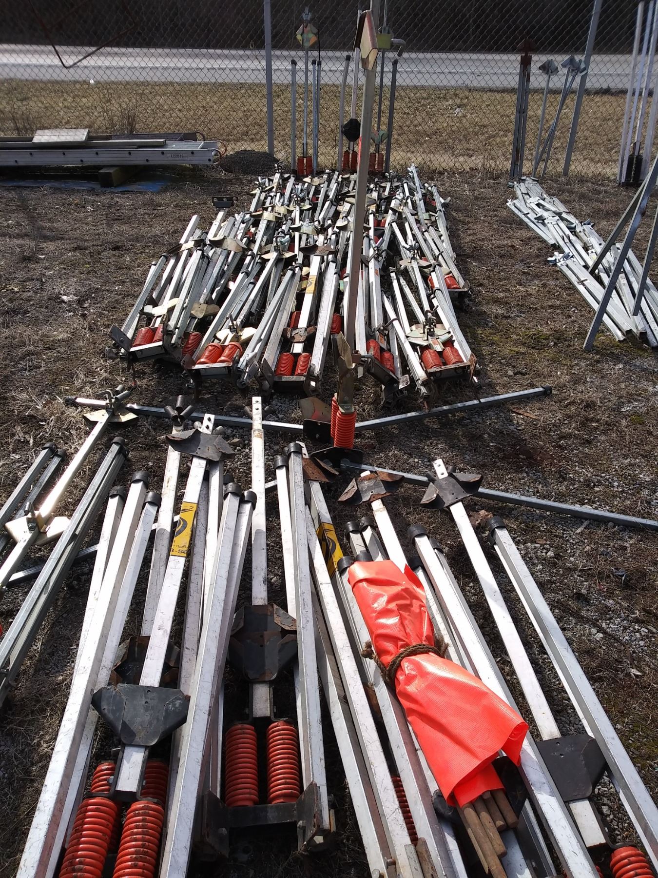 USA-SIGNS X-550 SPRING LOADED SIGN UNITS/ OVER $200.00 EA NEW