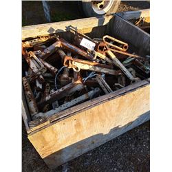 ADJUSTABLE PARAPET HOOKS