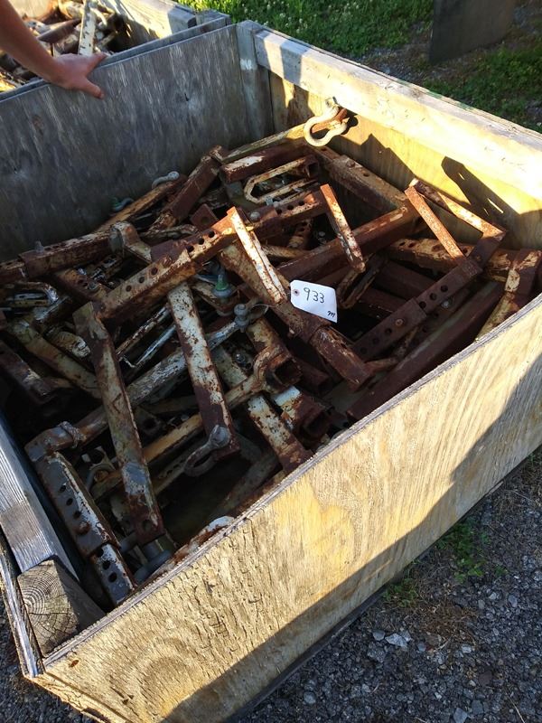 ADJUSTABLE PARAPET HOOKS