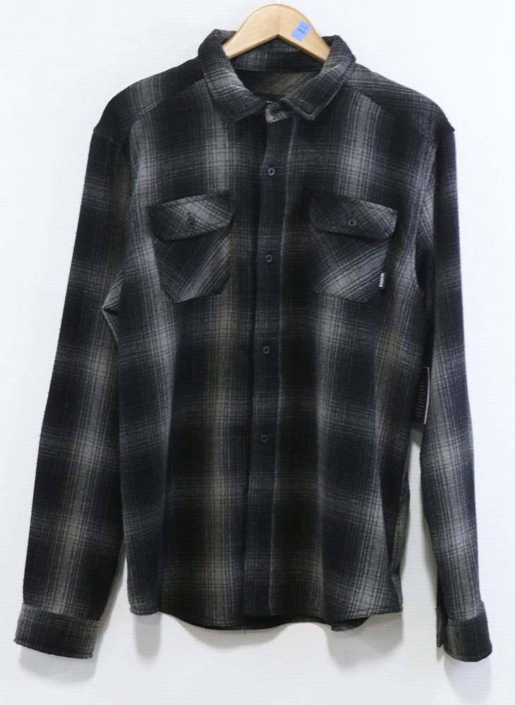 NIXON MEN'S GREY/BLACK PLAID LONG SLEEVE FLANNEL