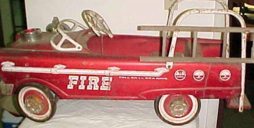 FIRE ENGINE PEDDLE CAR