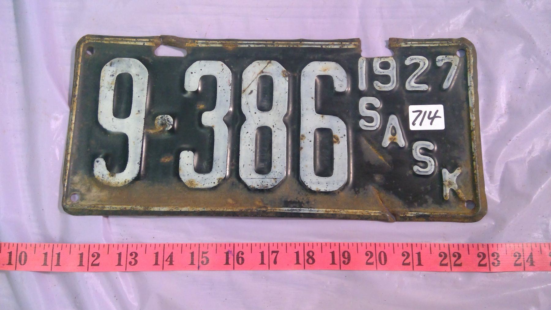 1927 SASKATCHEWAN LICENSE PLATE Schmalz Auctions 1927-saskatchewan-license-plate-schmalz-auctions