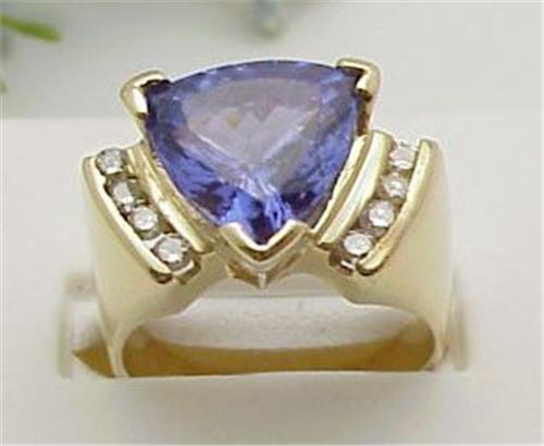 Lady's tanzanite ring - trillion cut ta