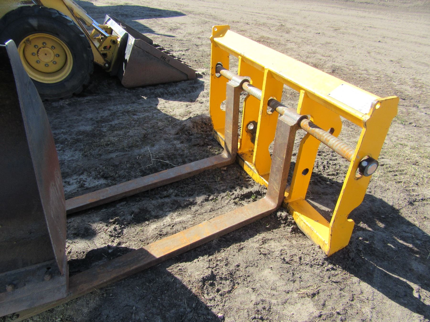 JCB 524-50 TELEHANDLER C/W FORKS, SMOOTH BUCKET & HYDRAULIC BOBCAT ...