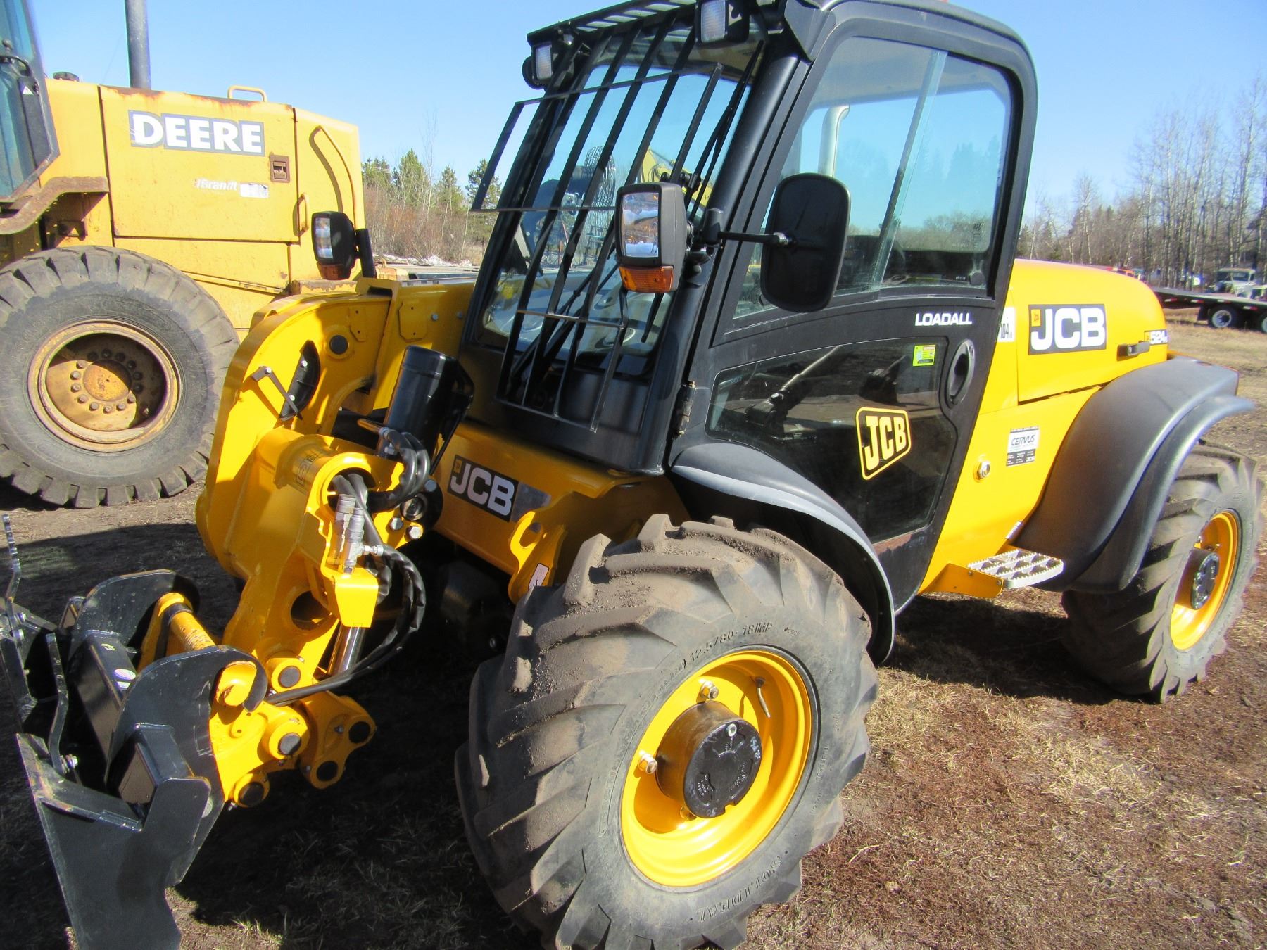 JCB 524-50 TELEHANDLER C/W FORKS, SMOOTH BUCKET & HYDRAULIC BOBCAT QUICK ATTACH
