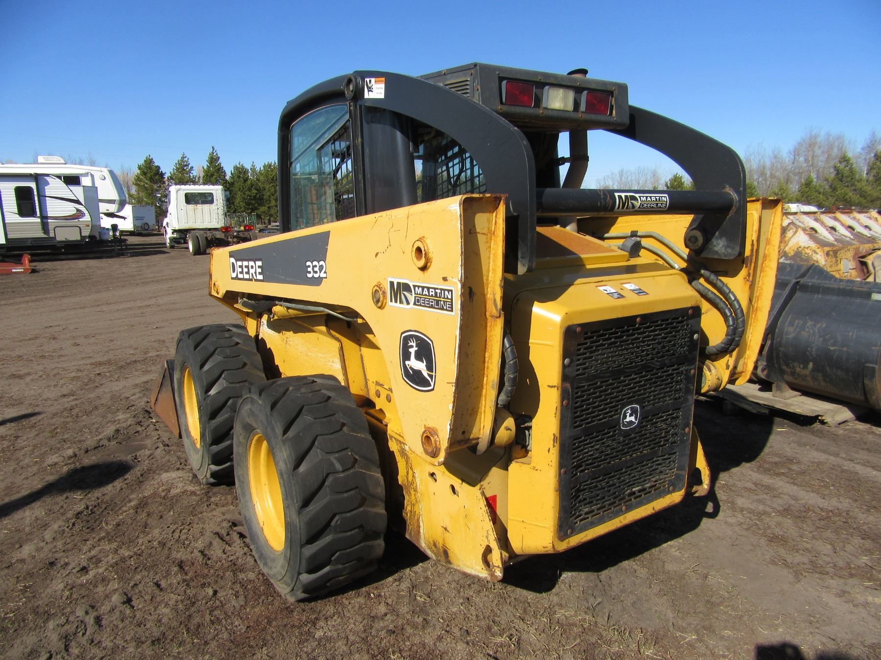 JOHN DEERE 332 SKID STEER