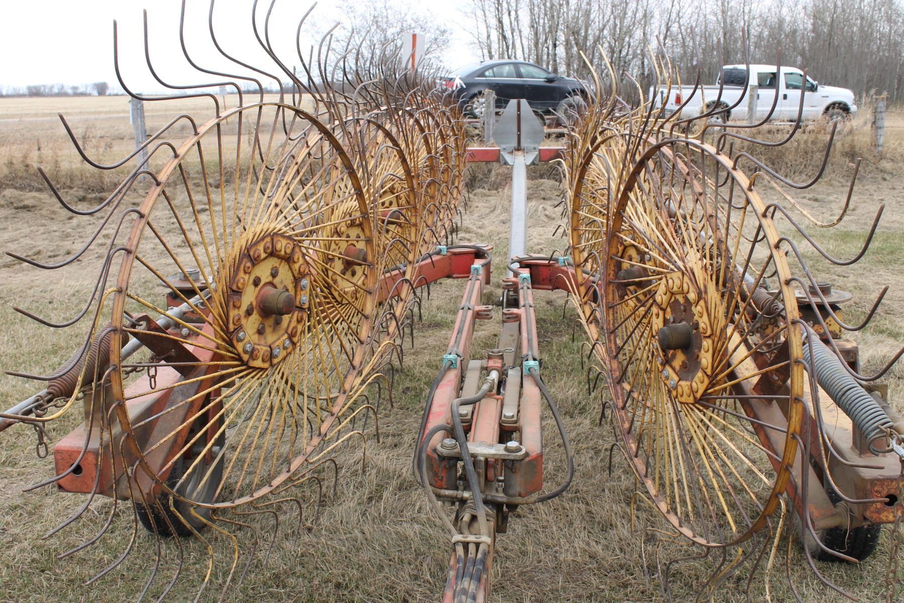 TONUTTI V12 12 WHEEL HAY RAKE