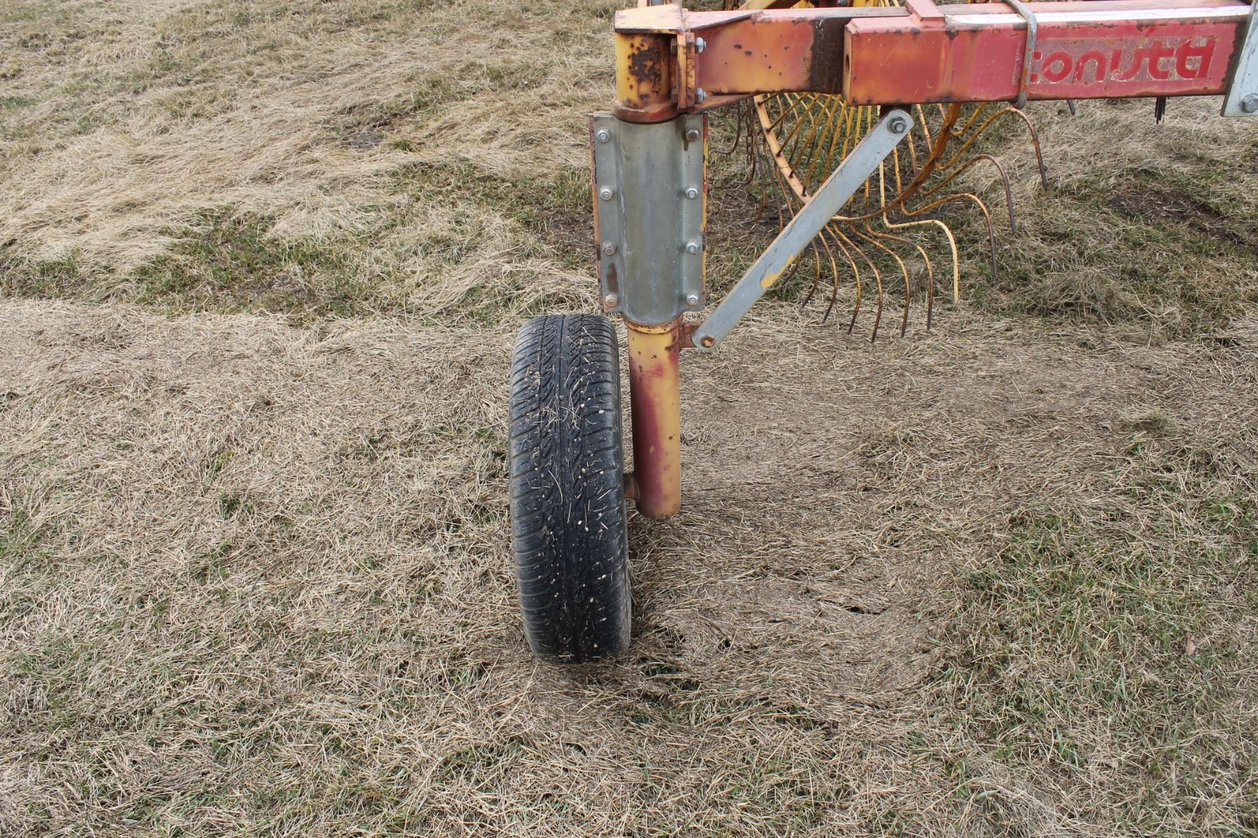 TONUTTI V12 12 WHEEL HAY RAKE