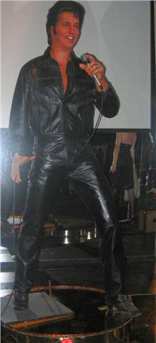 Fabulous ELVIS PRESLEY Movieland Museum Wax Figure