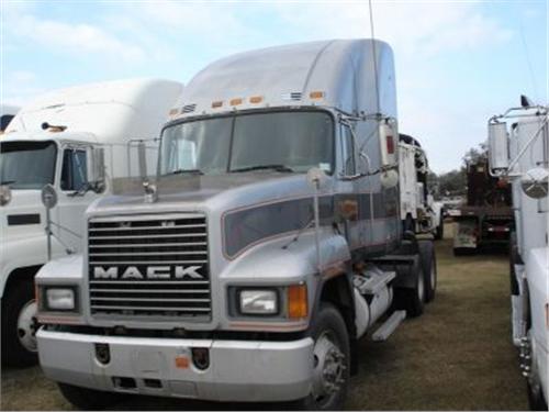 (Lot 4346.00) 1991 MACK CH613