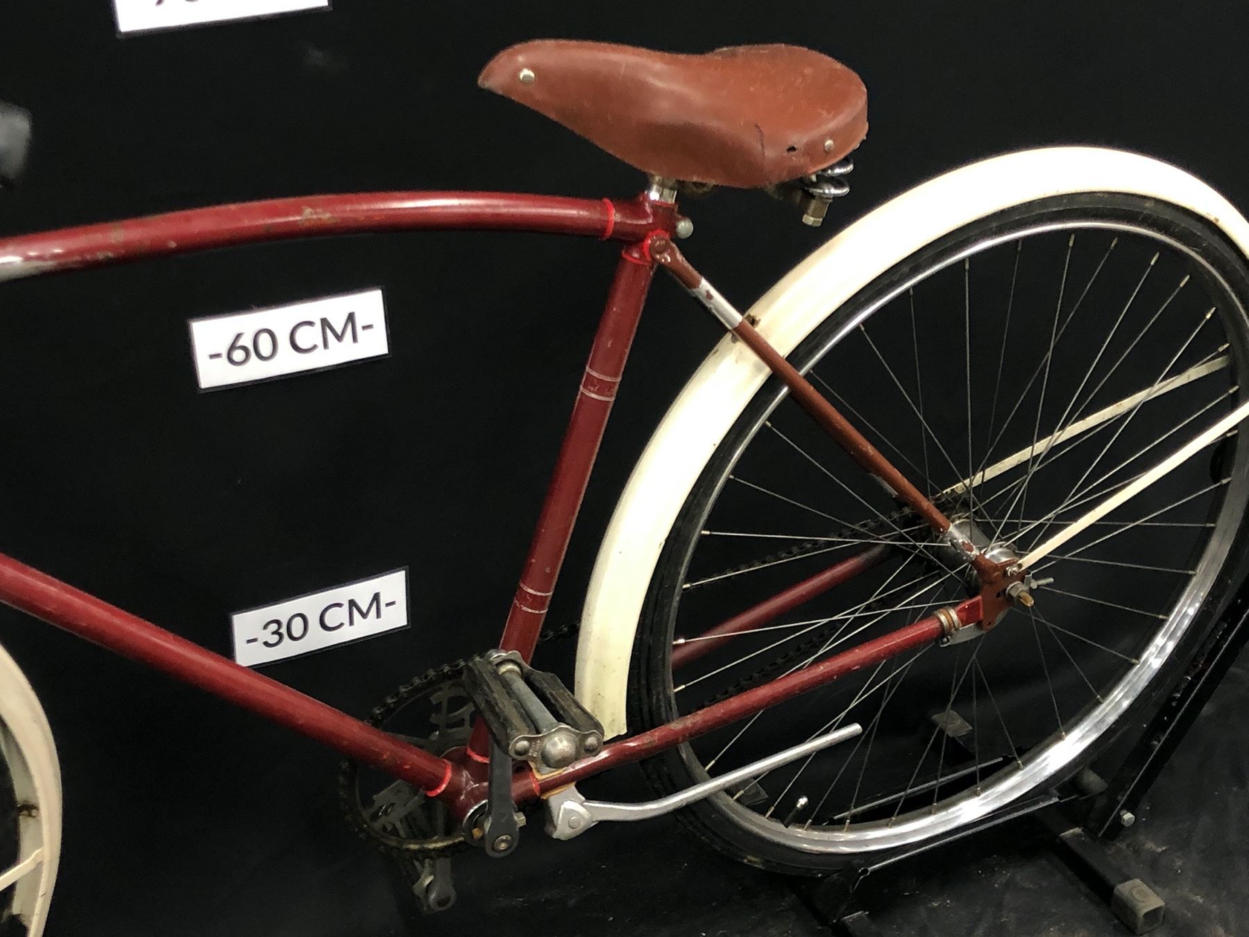VINTAGE RED CCM SINGLE SPEED CRUISER BIKE - Able Auctions VINTAGE RED CCM SINGLE SPEED CRUISER BIKE - Able Auctions