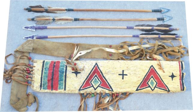 Cheyenne parfleche quiver and 4 steel point arrows