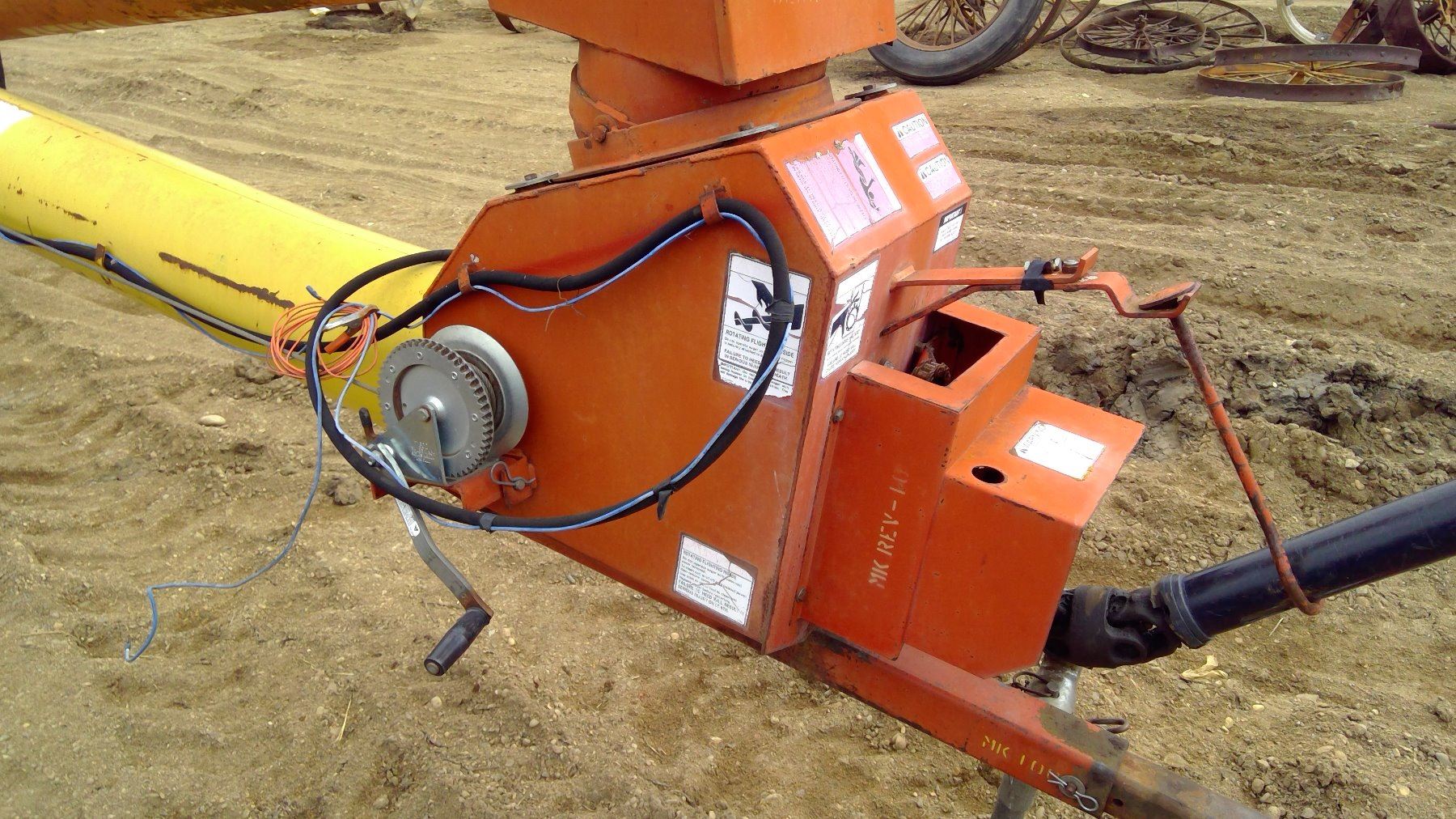 WESTFIELD MK-100-61 SWING GRAIN AUGER