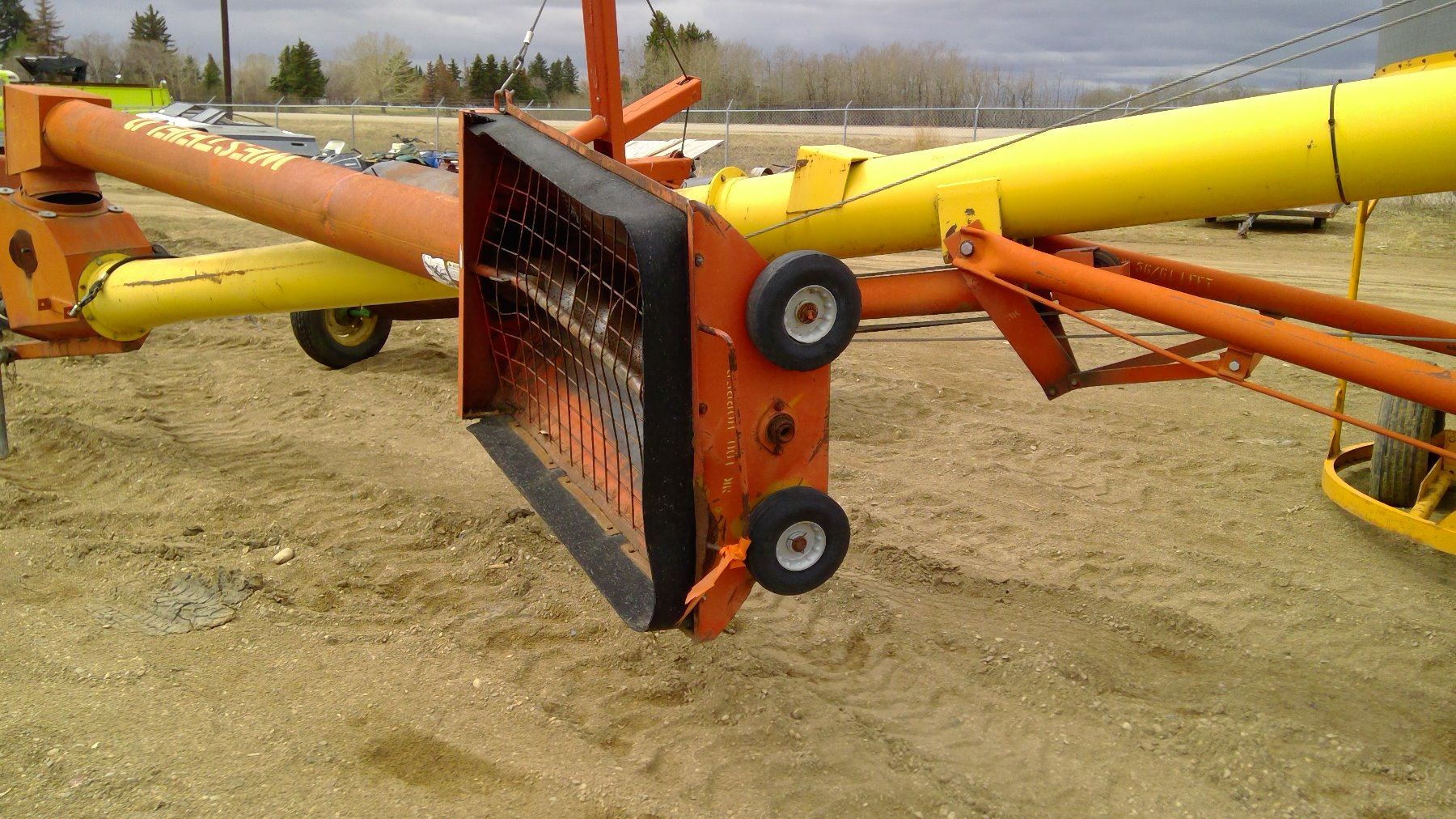 WESTFIELD MK-100-61 SWING GRAIN AUGER