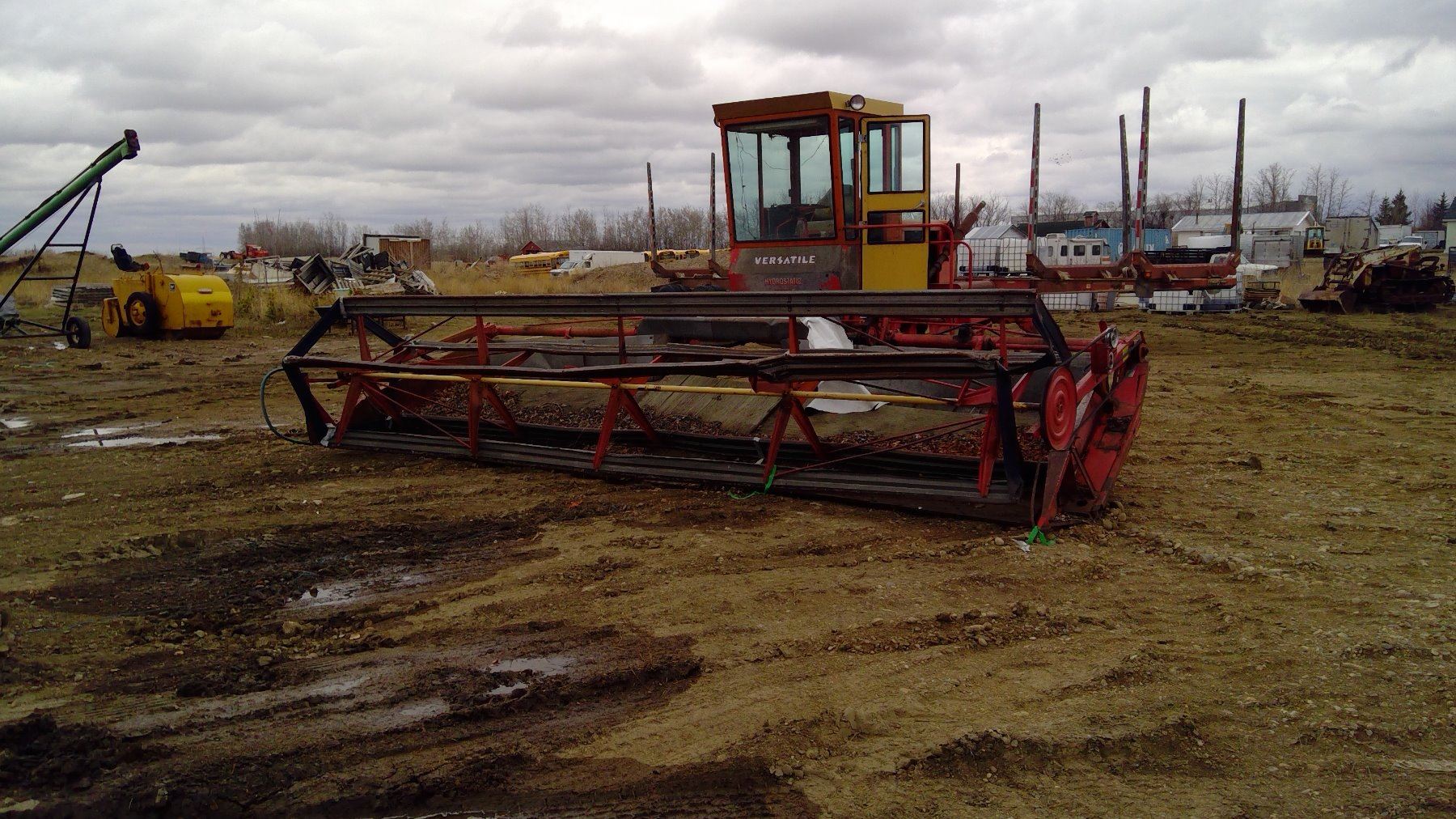 VERSATILE 400 SELF PROPELLED SWATHER - 20 FEET - Schmalz Auctions