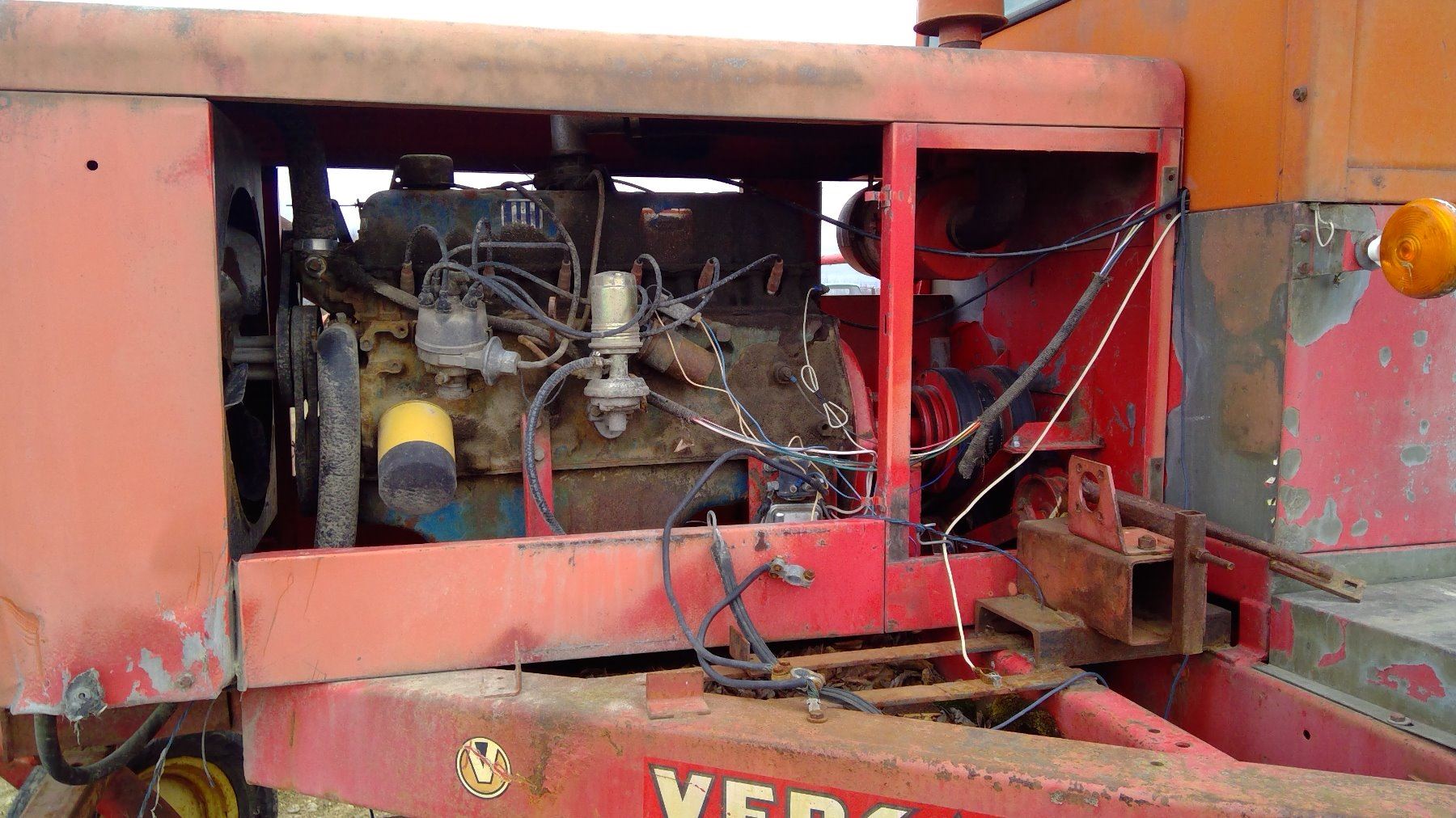 VERSATILE 400 SELF PROPELLED SWATHER - 20 FEET - Schmalz Auctions