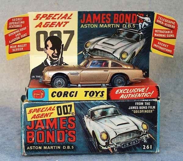 CORGI 261 JAMES BOND ASTON MARTIN.