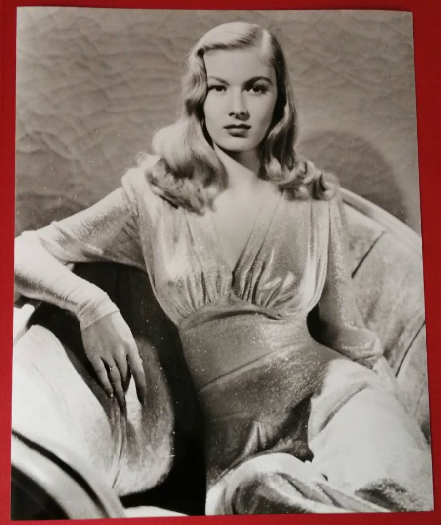 Veronica Lake (1922-1973).