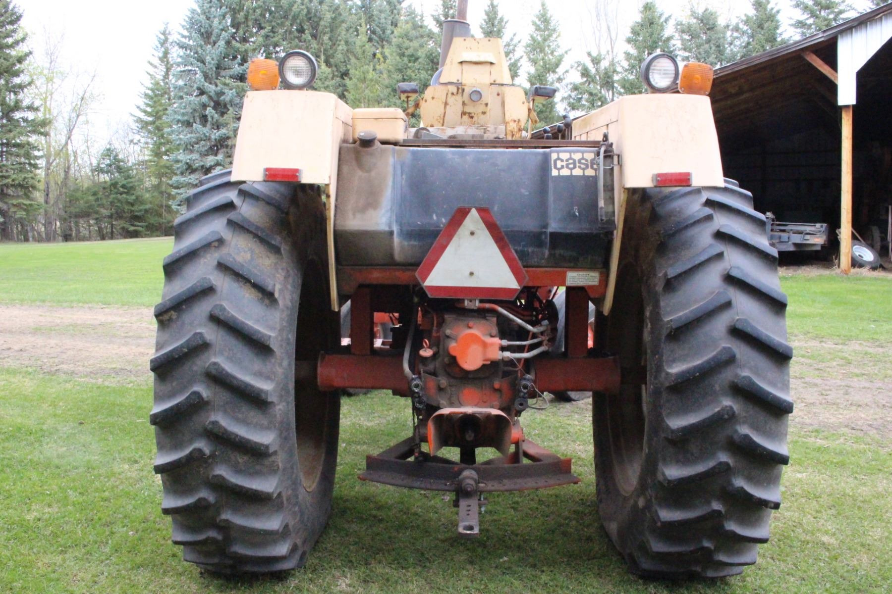 1972 Case 970 Agri King 401 Cube Tractor