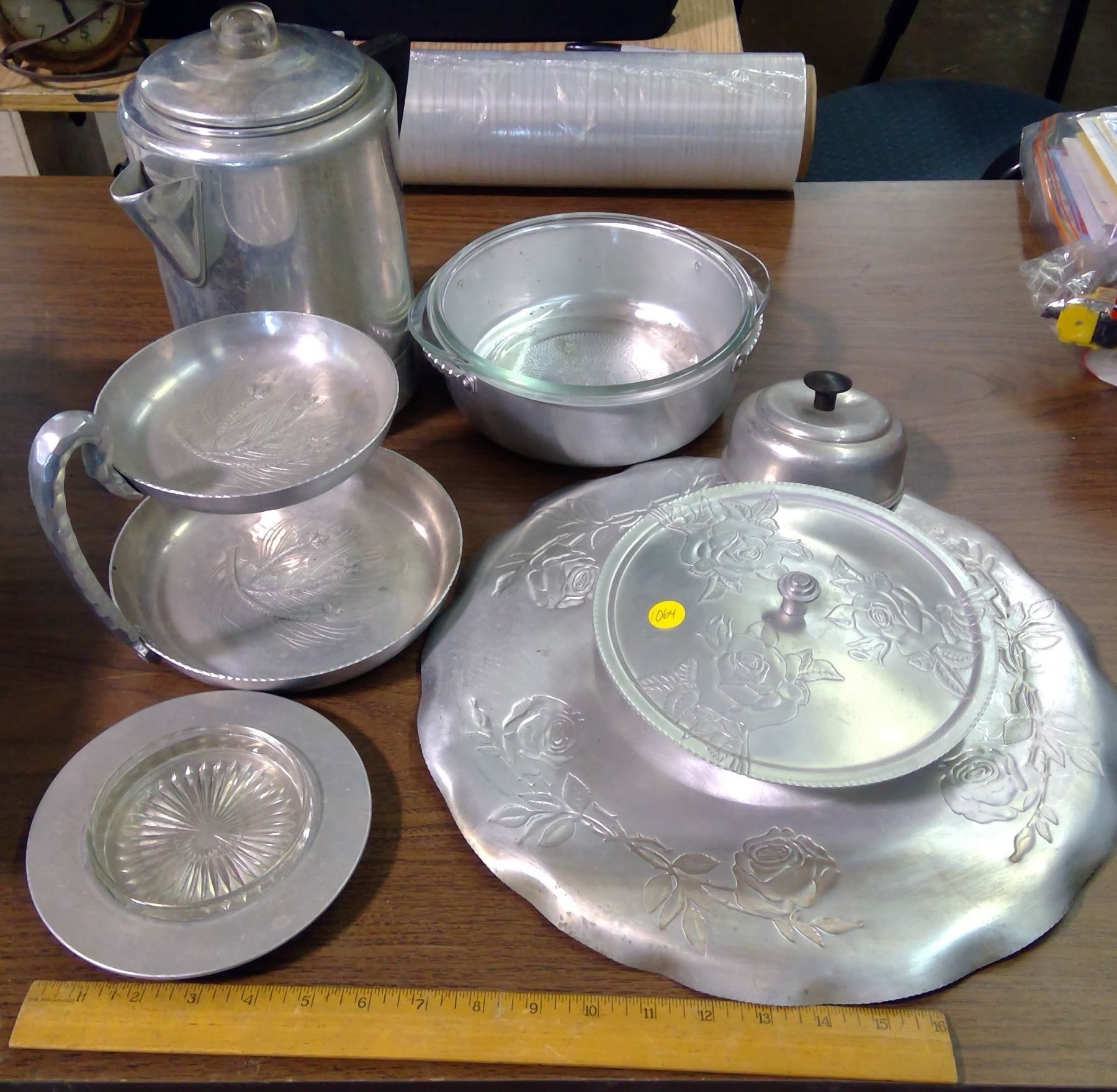 LOT OF TIN DISHES - Schmalz Auctions