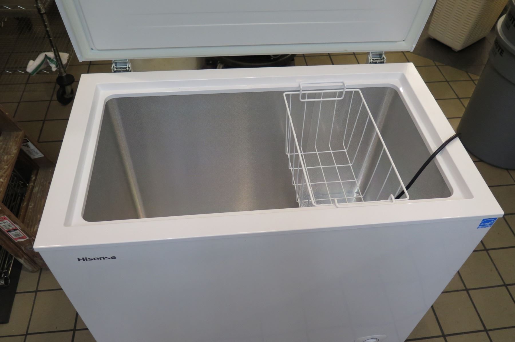 Hisense Energy Star Chest Freezer Model Fe703 7 0 Cu Ft 35w X 22d