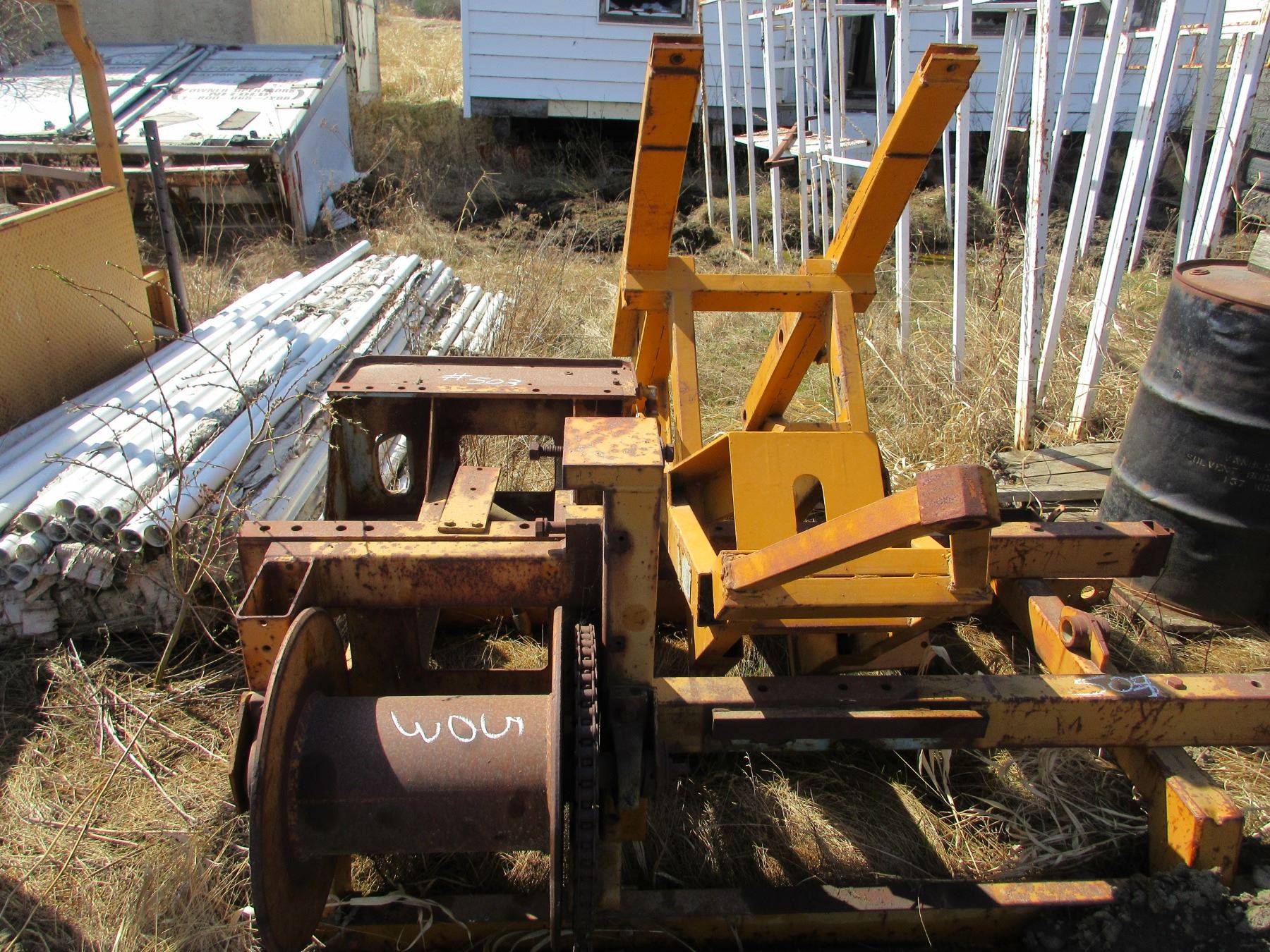 YELLOW FRAME & WINCH