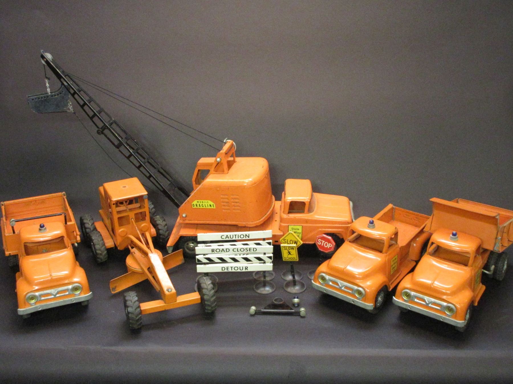 5 Piece Tonka State Hi-Way Dept Set- 5 Road Signs