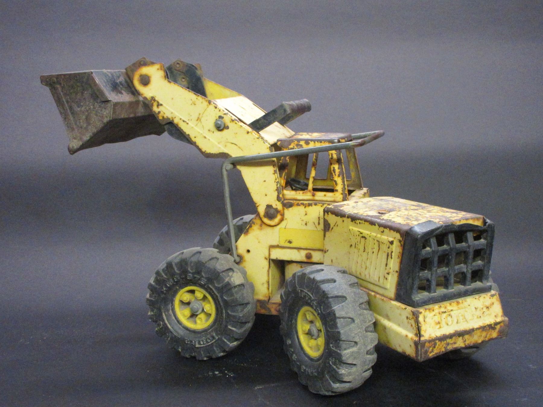 Tonka Articulating Front End Loader- 20"L X 8"W X 9.25"H