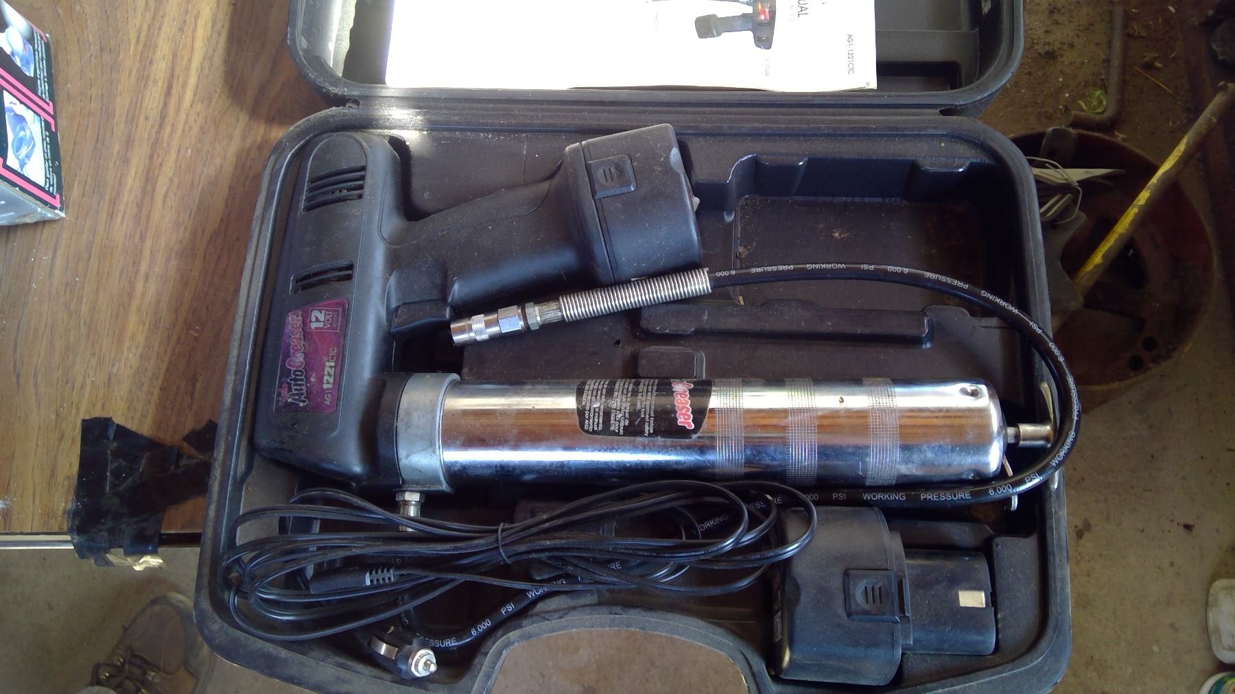12 Volt Grease Gun - Auto Greaser - Schmalz Auctions
