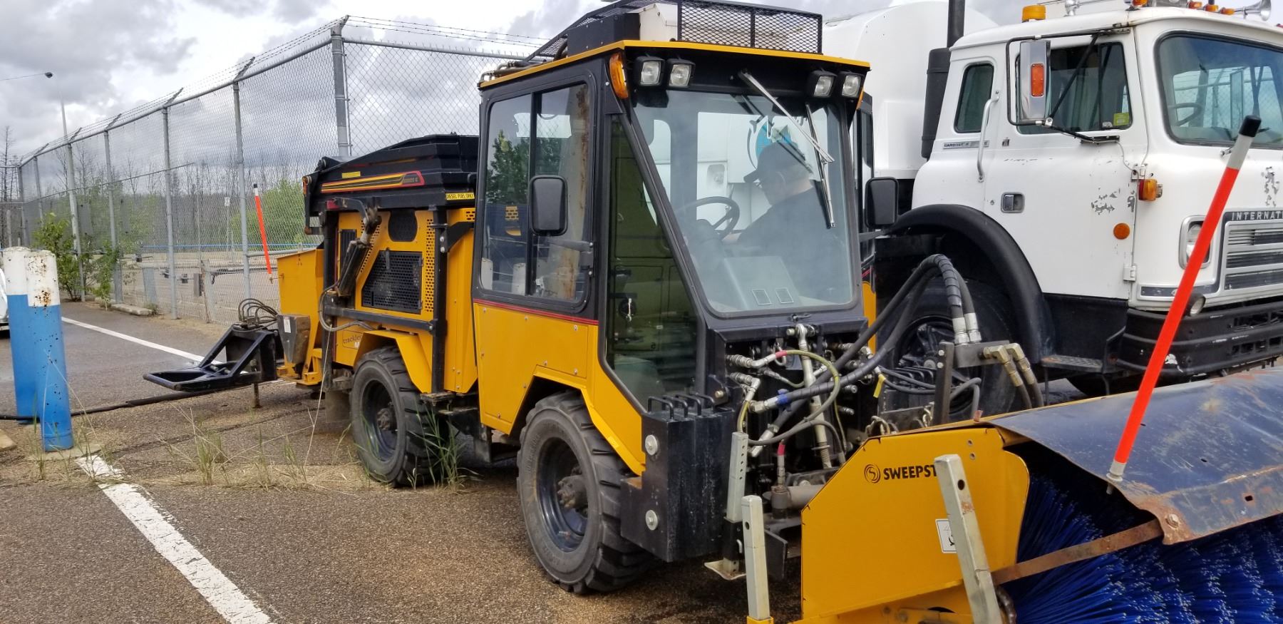 2008 MT-6 with plough and sweeper Trackless-