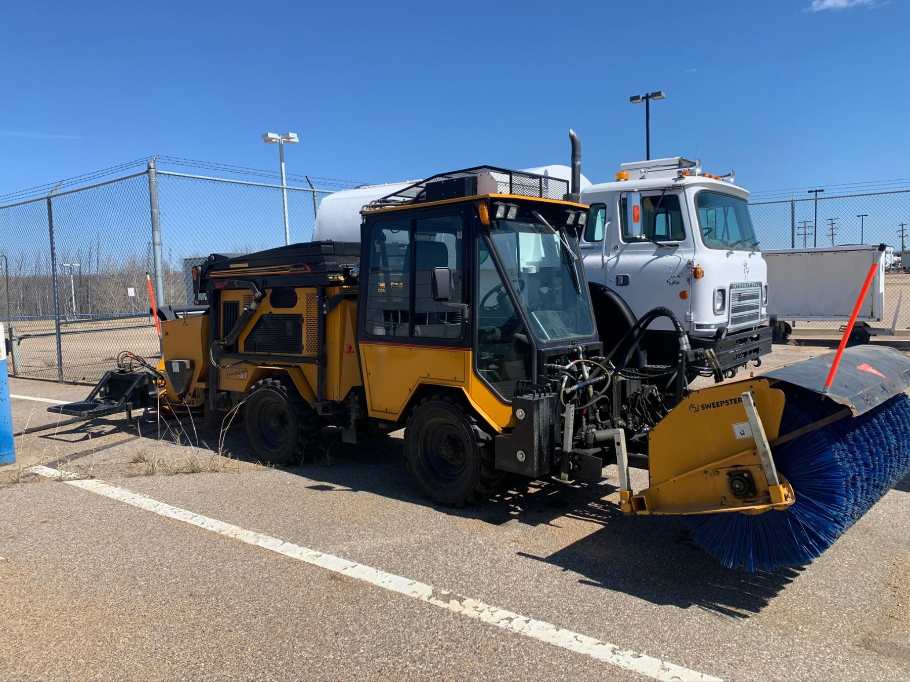 2008 MT-6 with plough and sweeper Trackless-