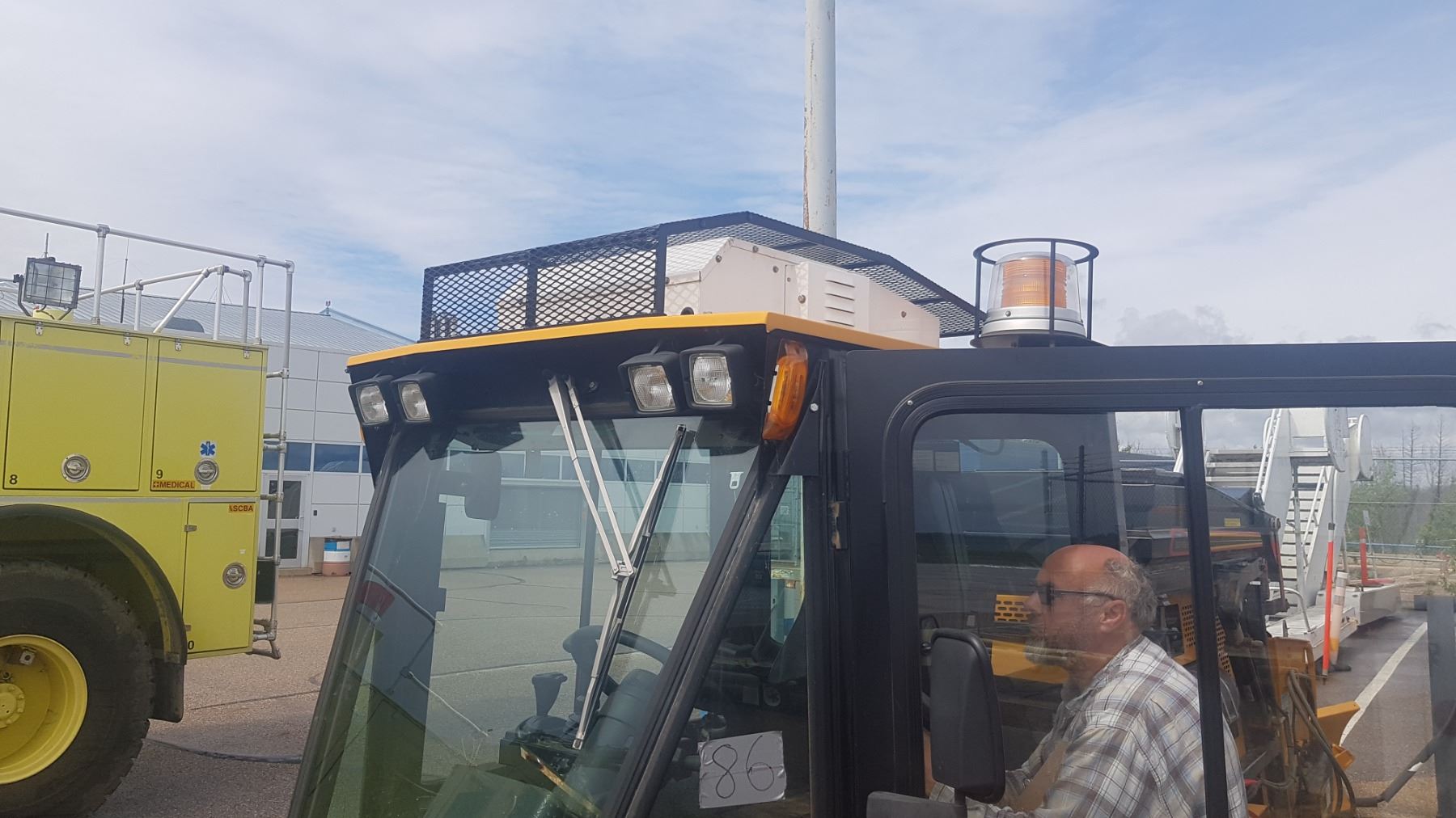 2008 MT-6 with plough and sweeper Trackless-