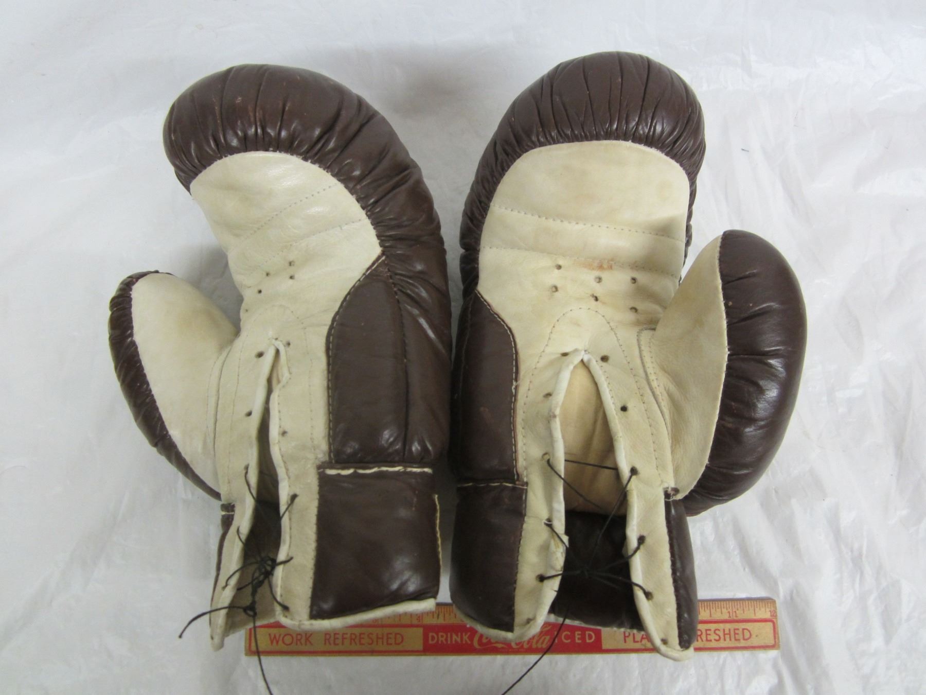 VINTAGE BOXING GLOVES