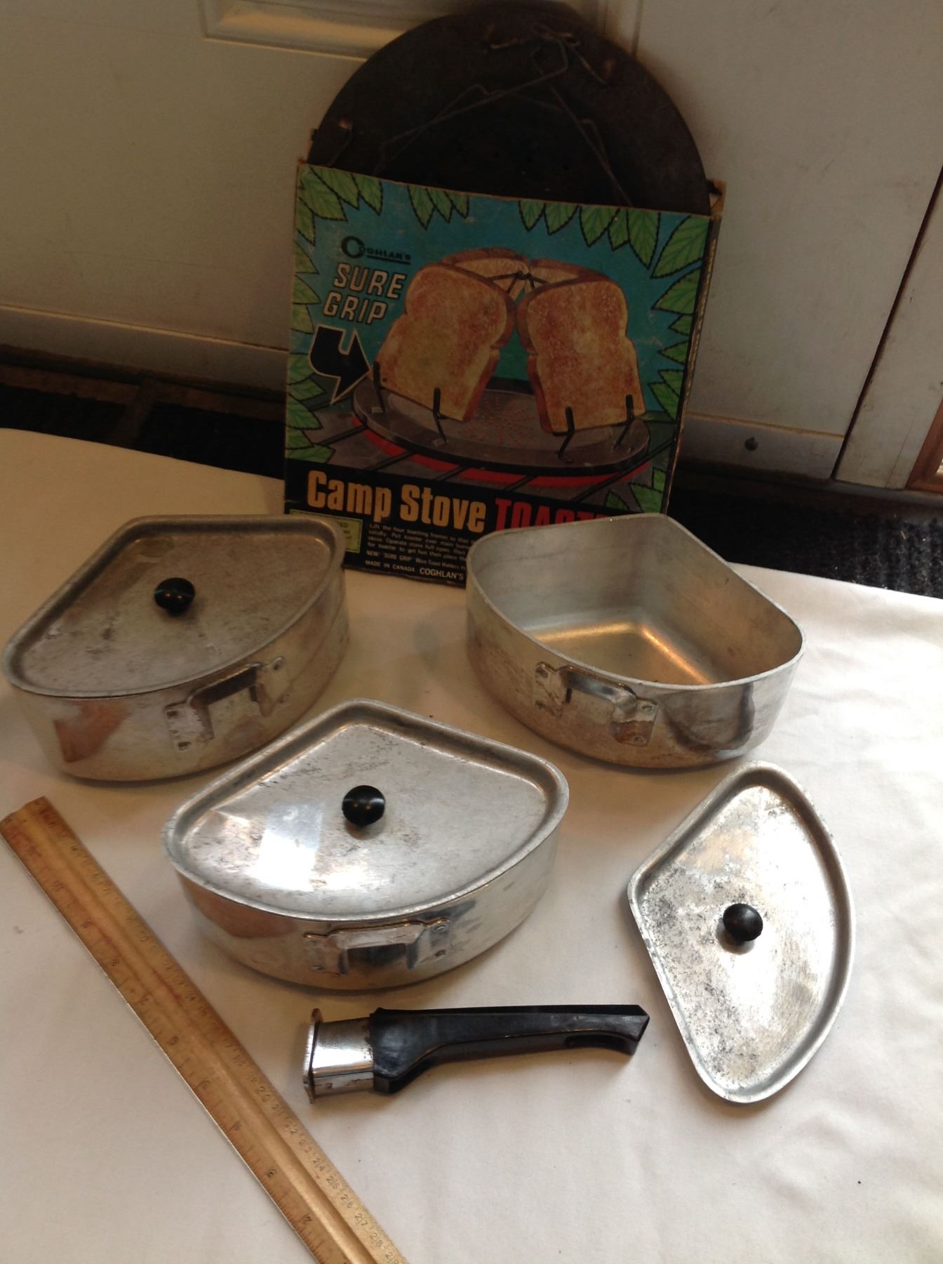 CAMPING COOKWARE. 3 TRIANGULAR POTS & SPACE SAVING TOASTER