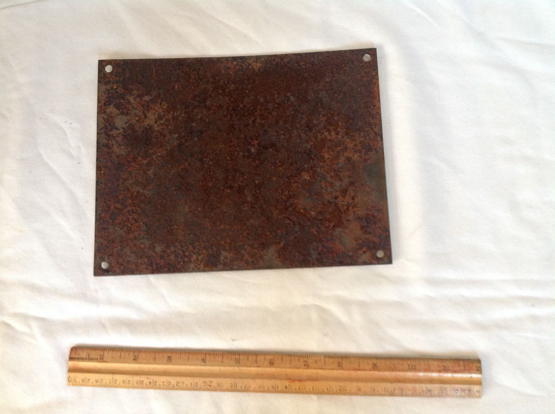 GOLDEN TIP GASOLINE. HEAVY METAL PORCELAIN SIGN. (REPRODUCTION)